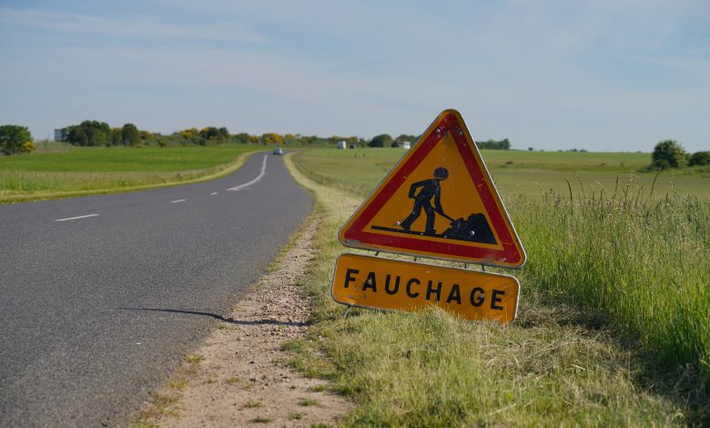 Le département lance un fauchage raisonné des abords des routes